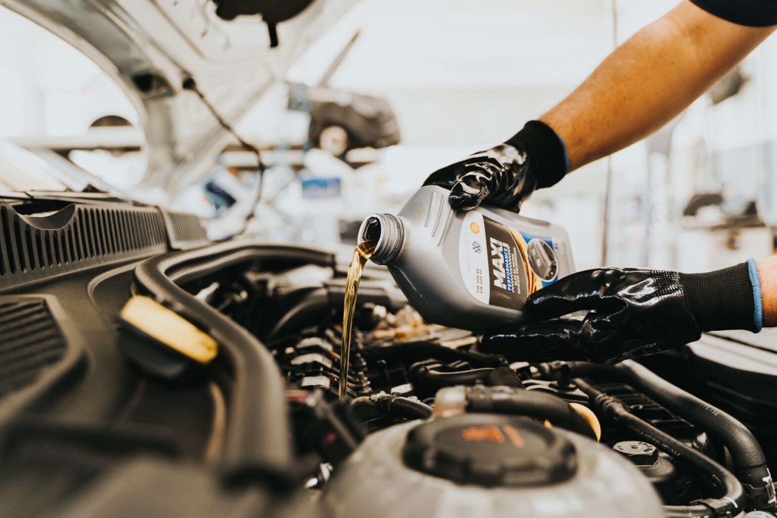 How Much Oil Should You Put in Your Car? Find Out Here